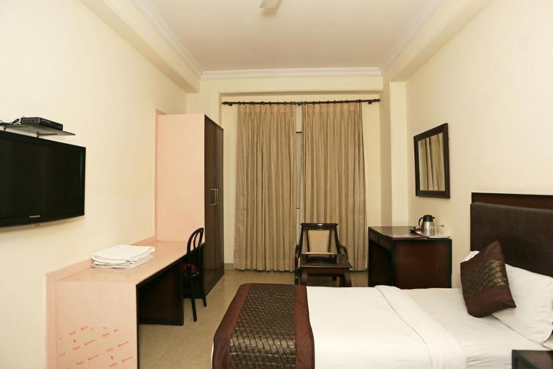 Hotel Alpine Tree, Delhi - Book by Hour & Save Upto 70% on Delhi Hotels