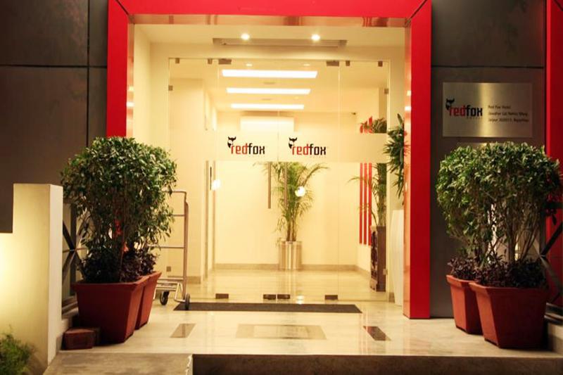 Book Hourly Rooms at Red Fox Hotel East Delhi | Mistay