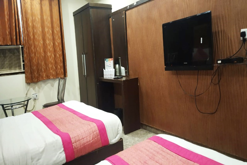 ADB Rooms DADA Cottage, Delhi - Book by Hour & Save Upto 70% on Delhi ...