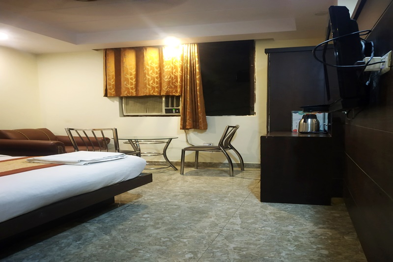 ADB Rooms DADA Cottage, Delhi - Book by Hour & Save Upto 70% on Delhi ...