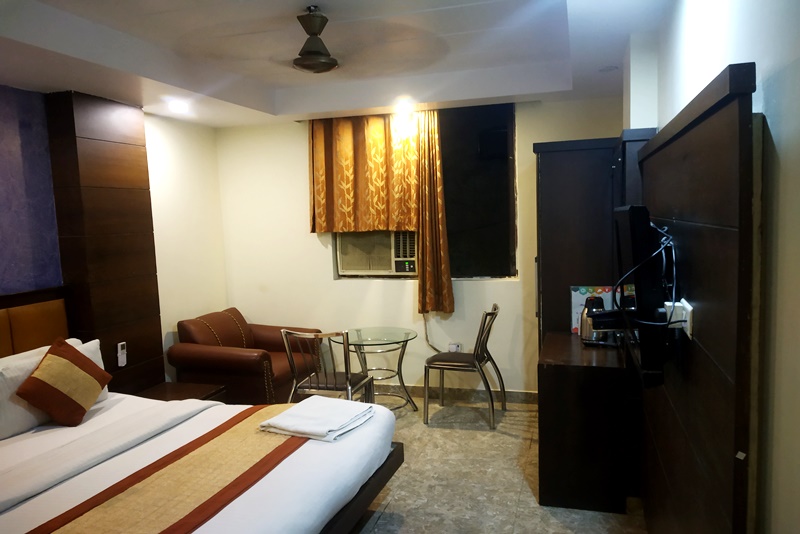 ADB Rooms DADA Cottage, Delhi - Book by Hour & Save Upto 70% on Delhi ...