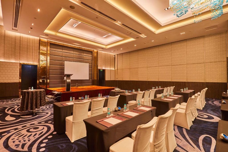 Book Hourly Rooms at Luxury and Comfort at Crowne Plaza New Delhi ...