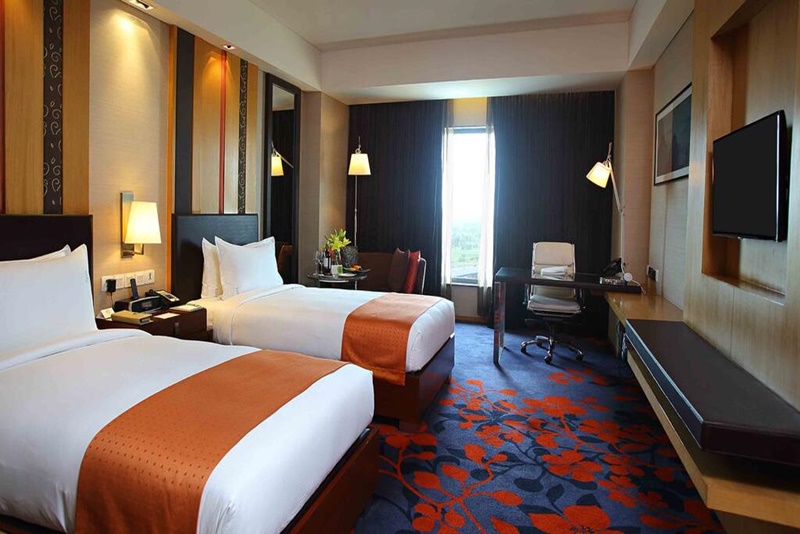Book Hourly Rooms at Near Holiday Inn New Delhi Mayur Vihar | Mistay