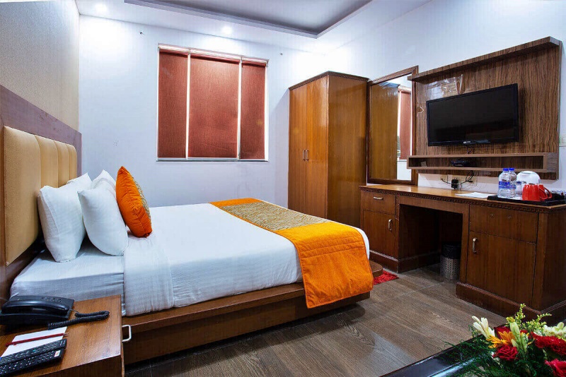 The Lohmod, Delhi - Book by Hour & Save Upto 70% on Delhi Hotels