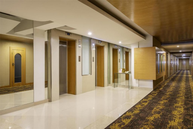 Radisson Blu Hotel, Pune Kharadi, Pune - Book by Hour & Save Upto 70% ...